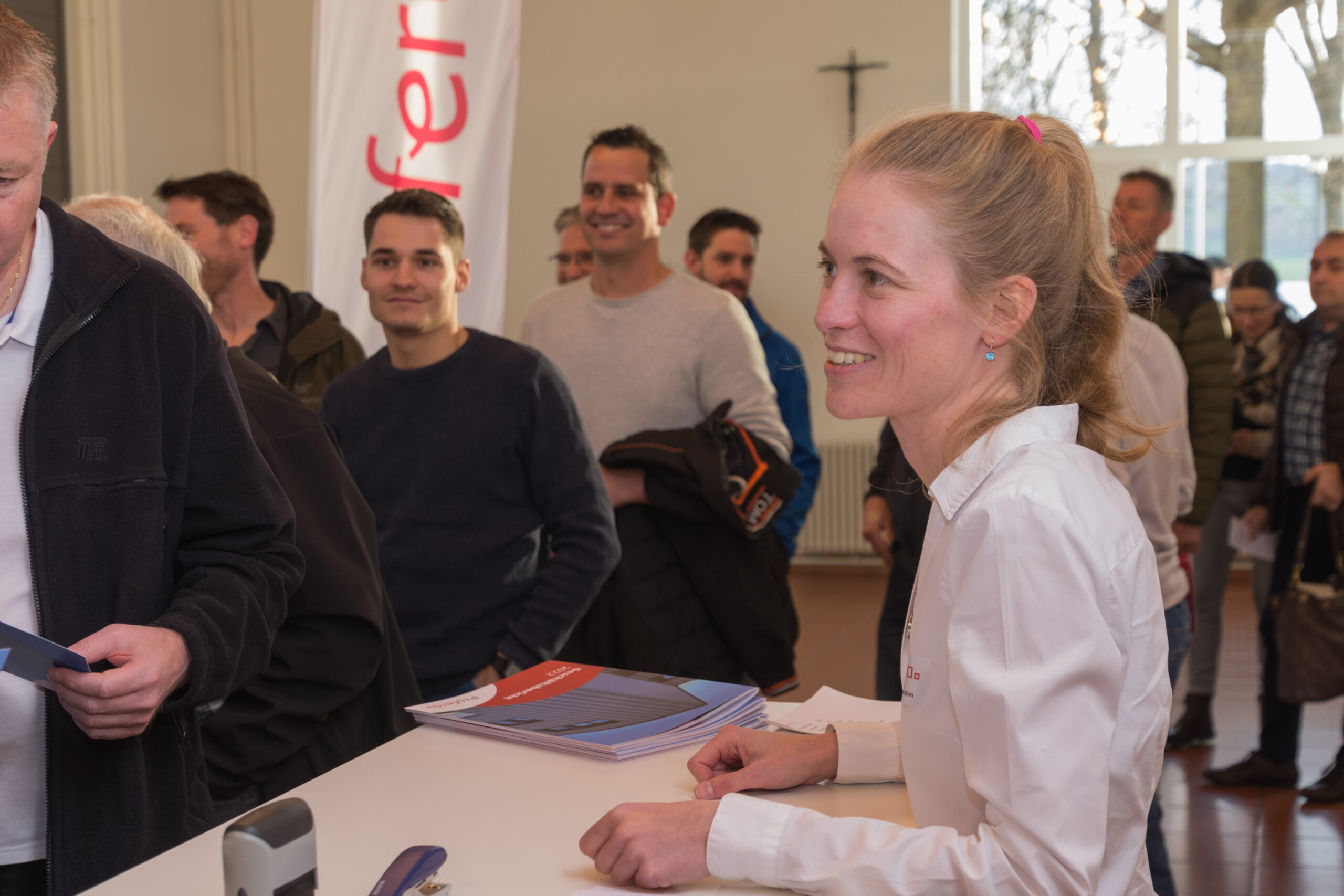 Volle Festhalle an der Profera-GV - Profera